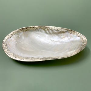 Mother of Pearl Seashell Dish Sliver Flower Trim, Handmade Seashell ...