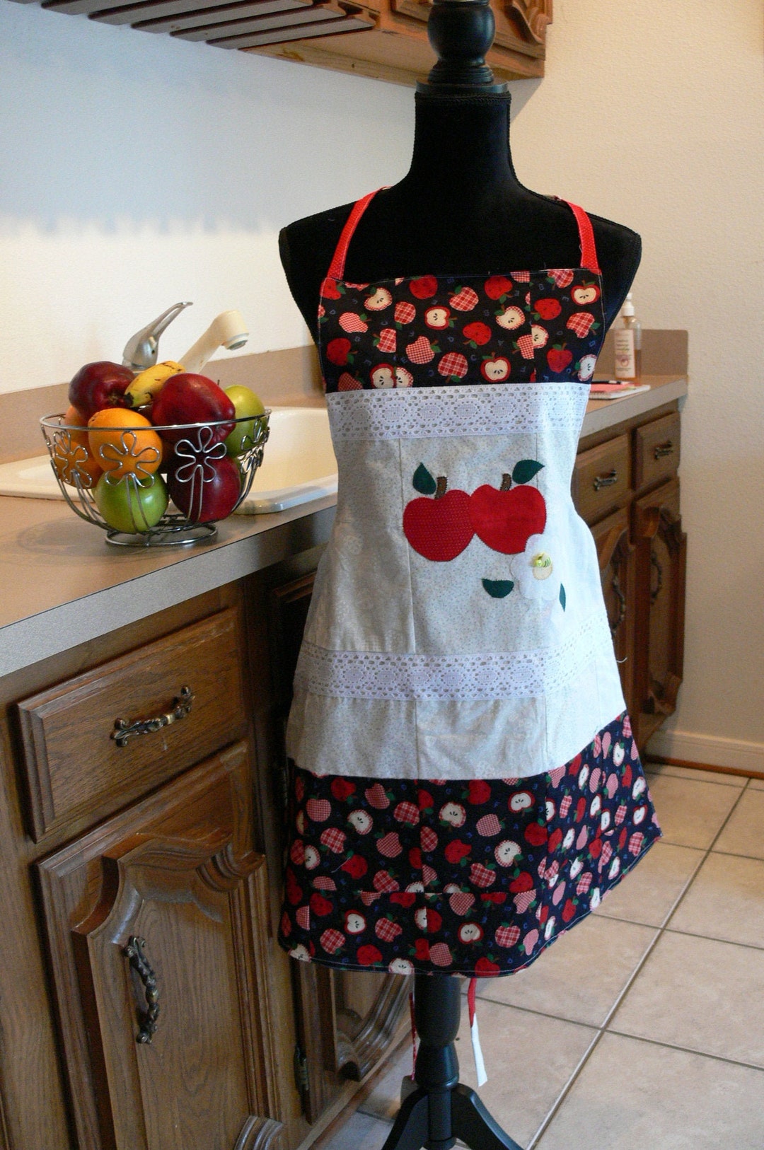 Womens Handmade Full Apron, Reversable, Retro Inspired, Apple Fabric ...