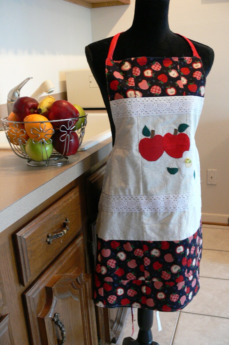 Womens Handmade Full Apron, Reversable, Retro Inspired, Apple Fabric ...
