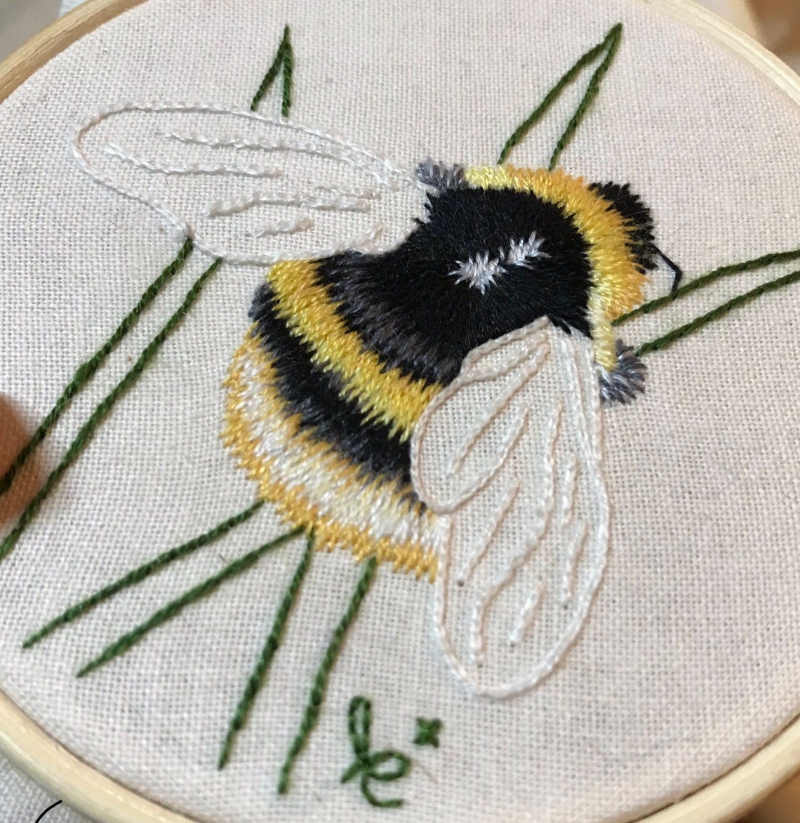Betty the Bumble Bee PDF Embroidery Pattern - Etsy UK