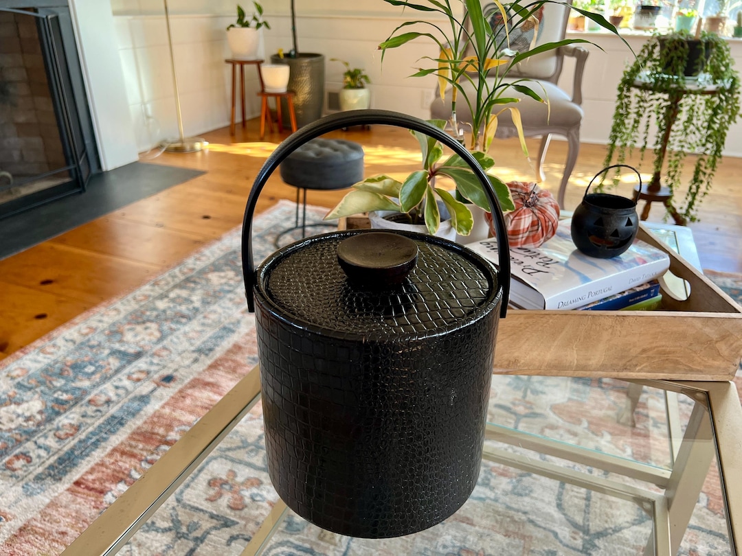 Insulated Ice Bucket With Lid and Handle, Textured Reptile Black ...