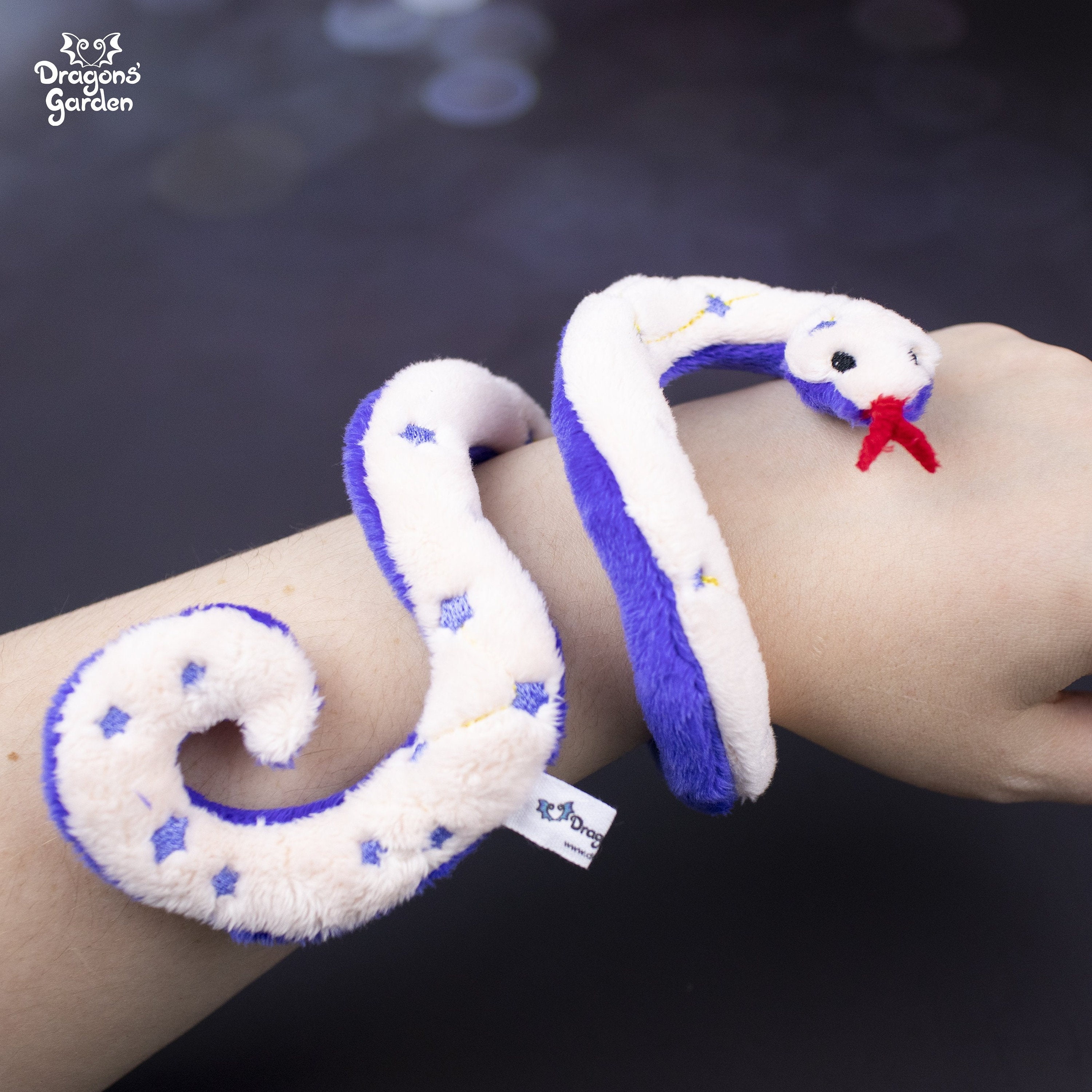 ITH Galaxy Snake Plush Embroidery Pattern | Adorable Snake Diy Starry ...