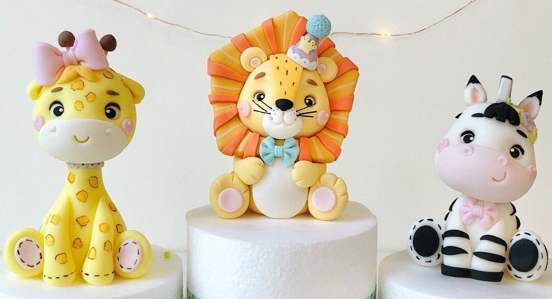 Jungle Animals: Giraffe, Lion and Zebra Sugar Paste Decorations for ...