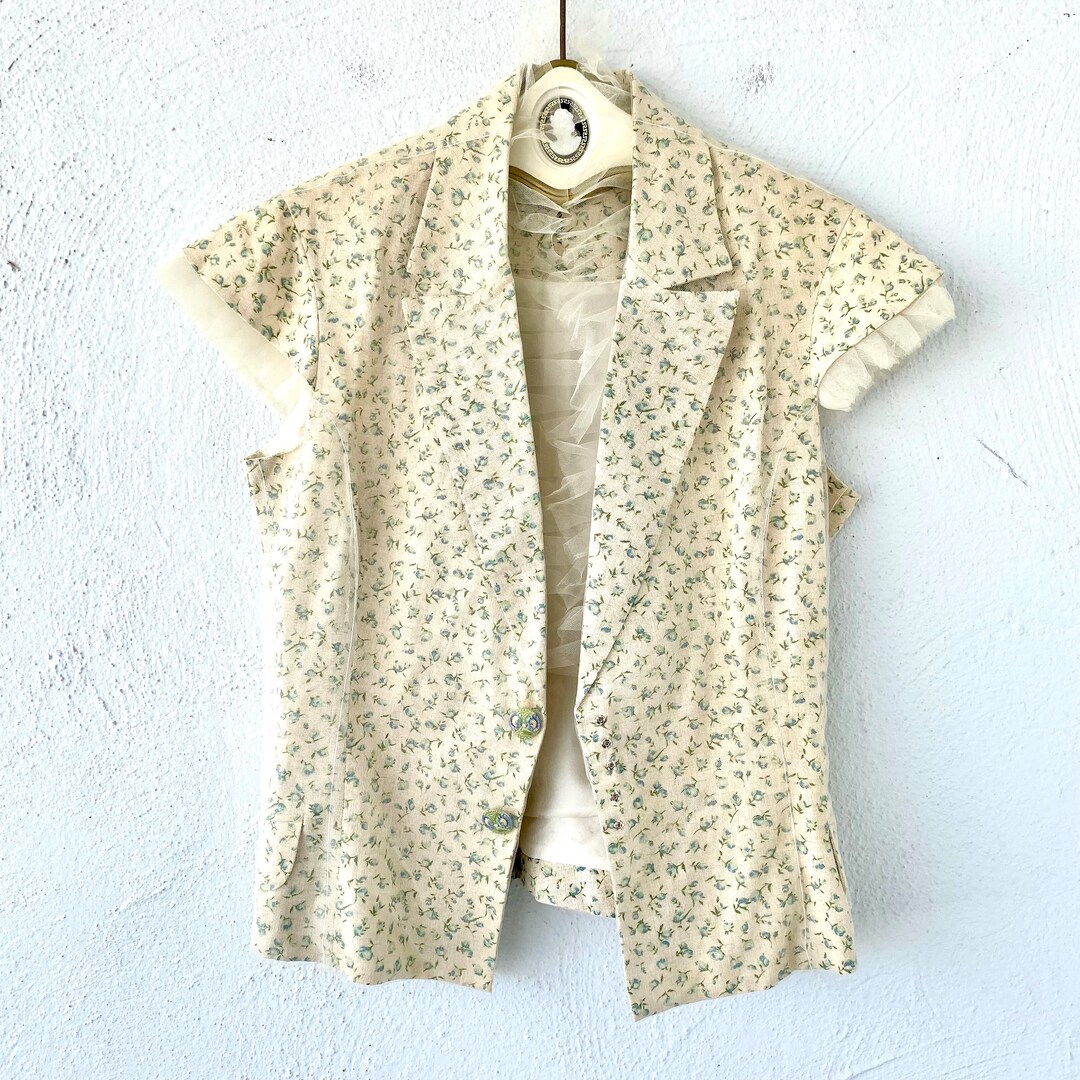 Vintage Y2K Romantic Lacey Floral Jacket White Capped Sleeve Vest Top ...