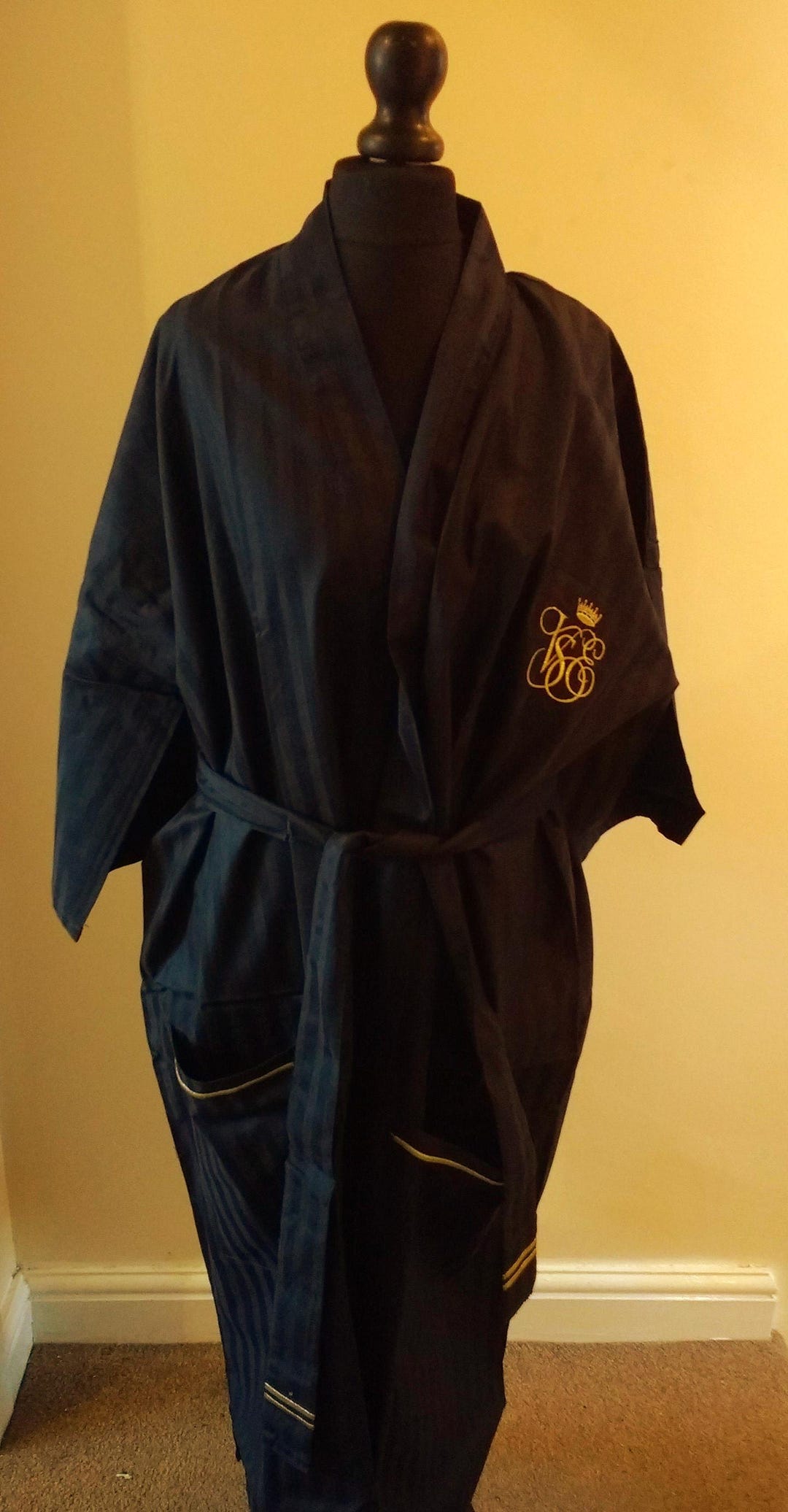 Venice Simplon Orient Express Dressing Gown. Gold on Navy Luxurious ...
