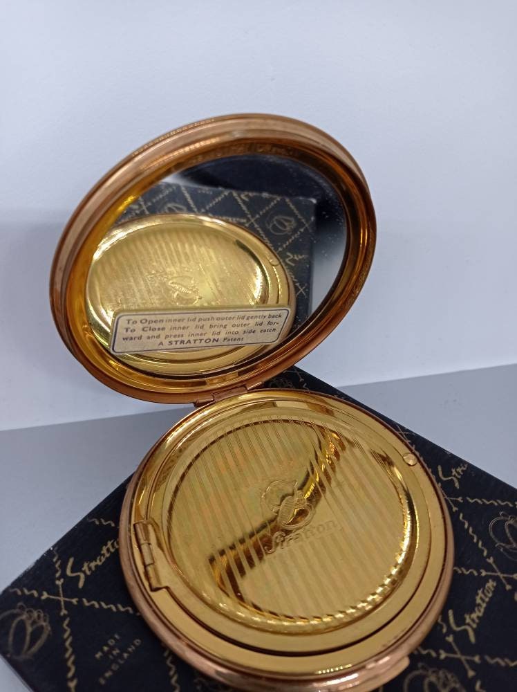 British Crown Powder Compact c1953. Luxury Gift Idea for | Etsy