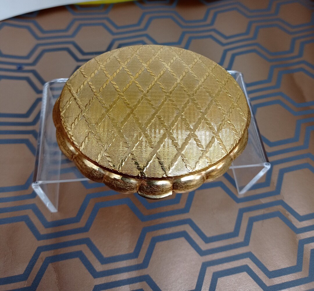 Kigu Musical Powder Compact, Concerto Model . Gold Weave Design. Plays ...