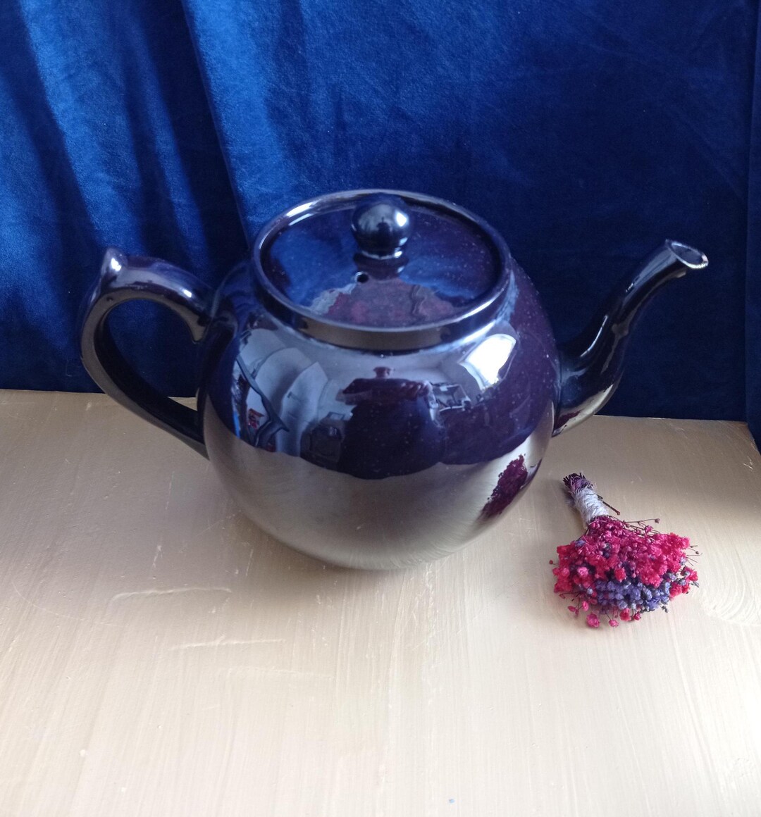 Brown Betty Classic Large Brown Lustre Teapot in England, C1930s Holds ...