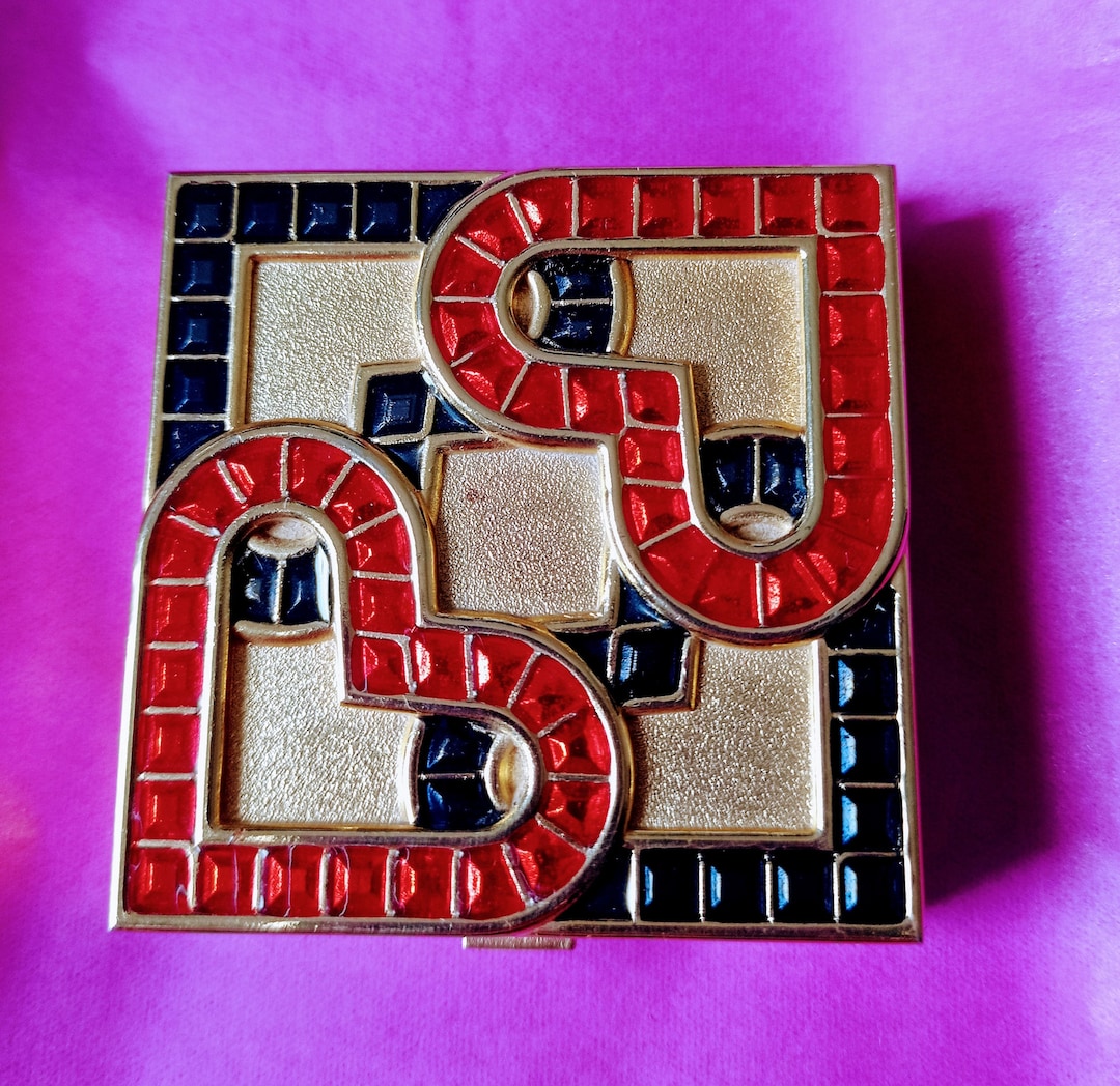 Princess Marcella Borghese Compact. Two Red Heart Gemstone - Etsy