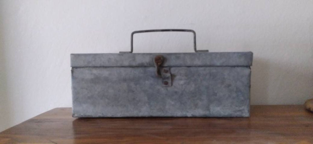 Old Metal Toolbox - Etsy