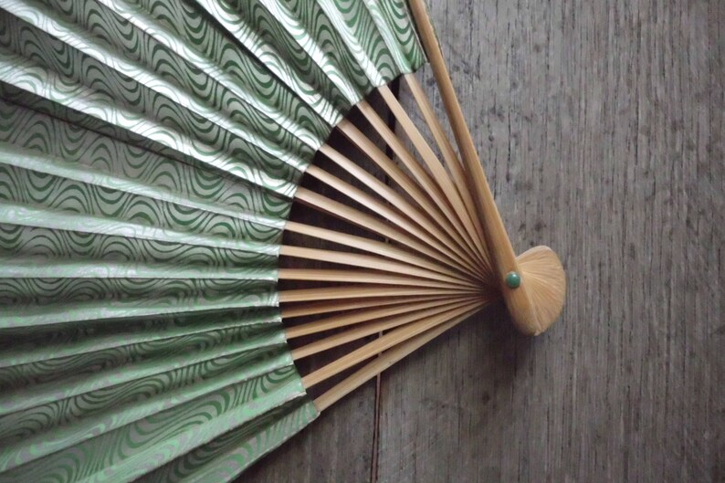 Vintage Bamboo & Paper Fan - Etsy