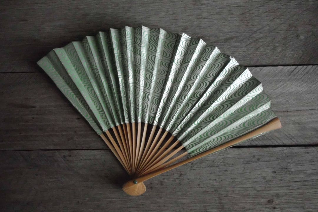 Vintage Bamboo & Paper Fan - Etsy