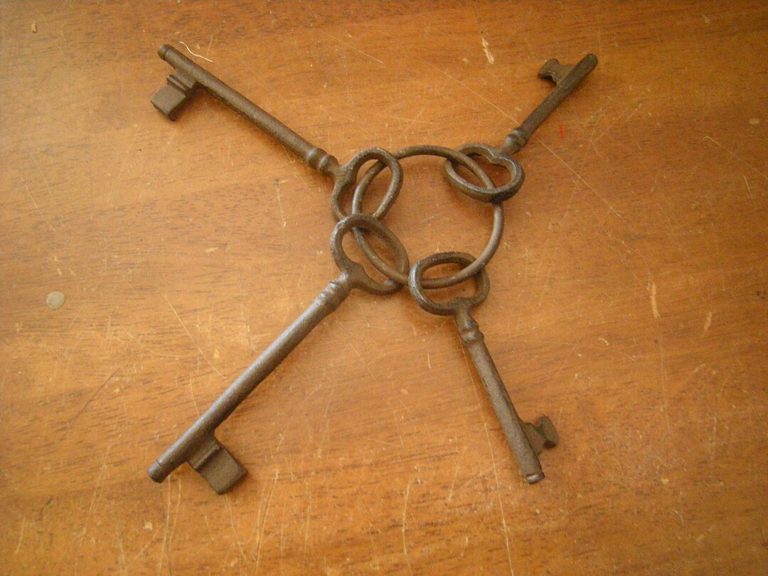 4 Cast Iron Keys-key Bunch-home and Living-home Decor-patio Decor-wall ...