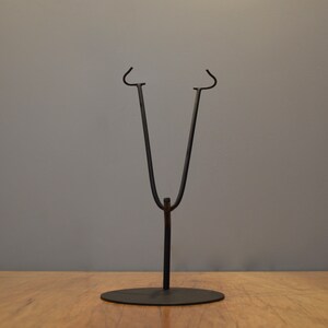 13 High y Style Metal Display Stand for Flat Masks and Other Sculptures ...