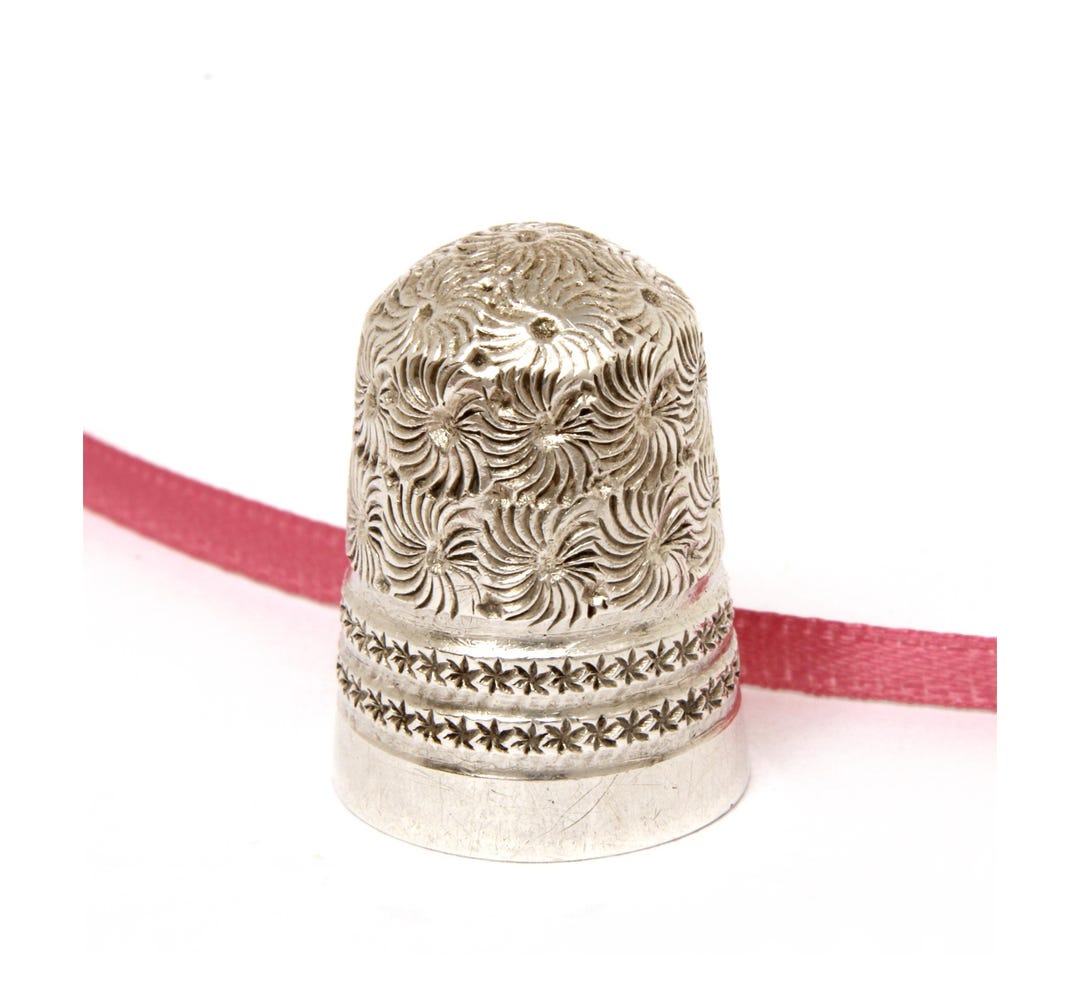 1892 Charles Horner Sterling Thimble Daisy Honeycomb & Stars Chester ...