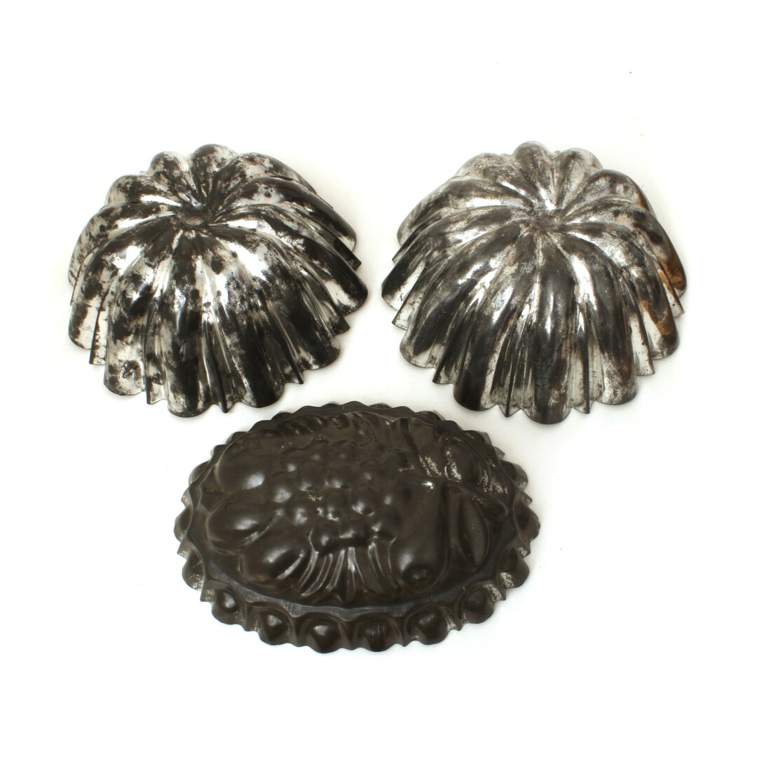 Antique Tin and Steel Cooking Molds Primitive Country Kitchen Plated ...