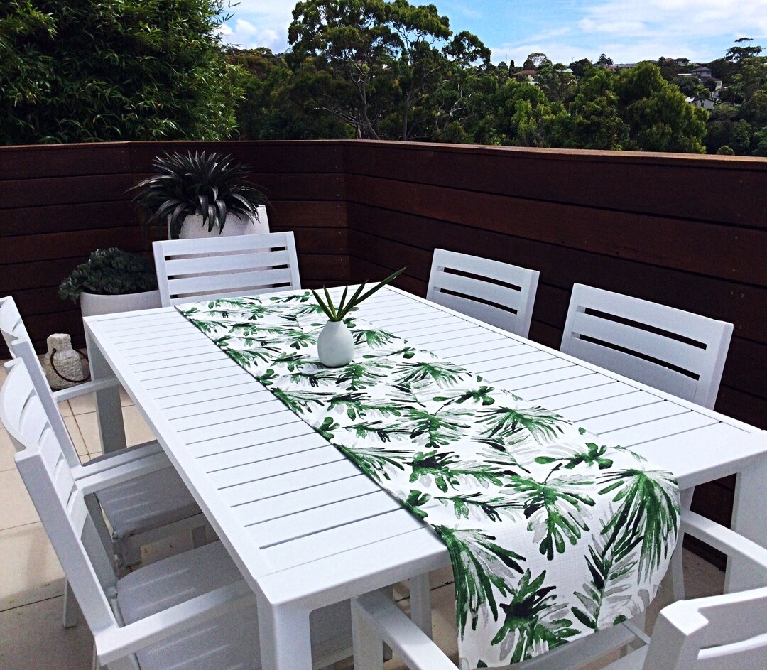 Palm Leaves Tropical Table Runner Coastal Classic. Retro Hawaiian ...