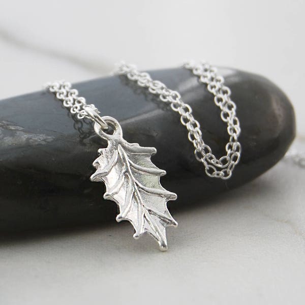 Holly Leaf Necklace - Etsy