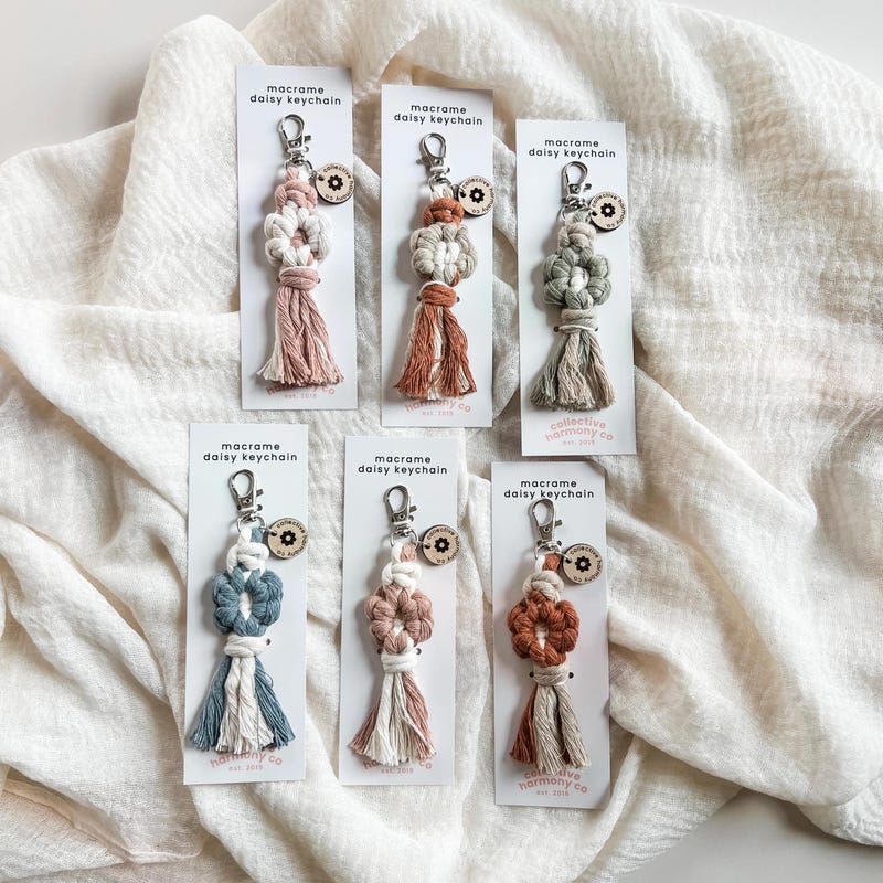 Daisy Keychain - Etsy