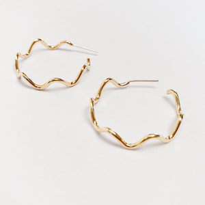 Tula Hoops | Wavy Hoops - Etsy