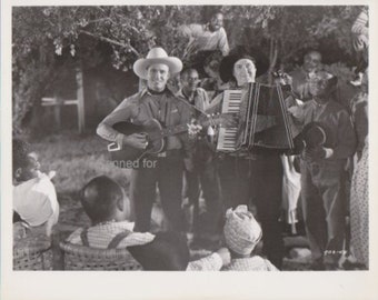 Smiley Burnett | Etsy