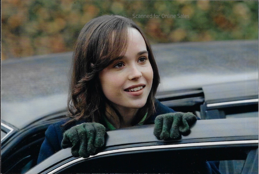 Elliott Ellen Page Gloves 4X6 Photo - Etsy
