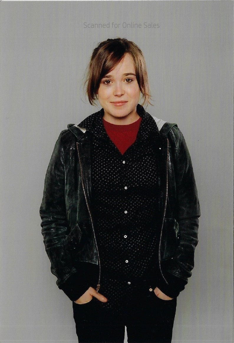 Elliott Ellen Page Covers up With Jacket 4X6 Photo - Etsy