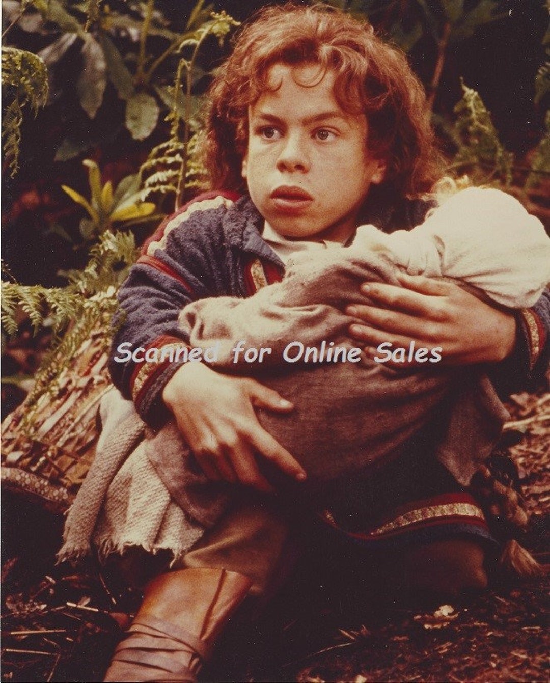 Willow Ufgood Warwick Davis Holds Baby Elora Danan 8x10 Photo - Etsy