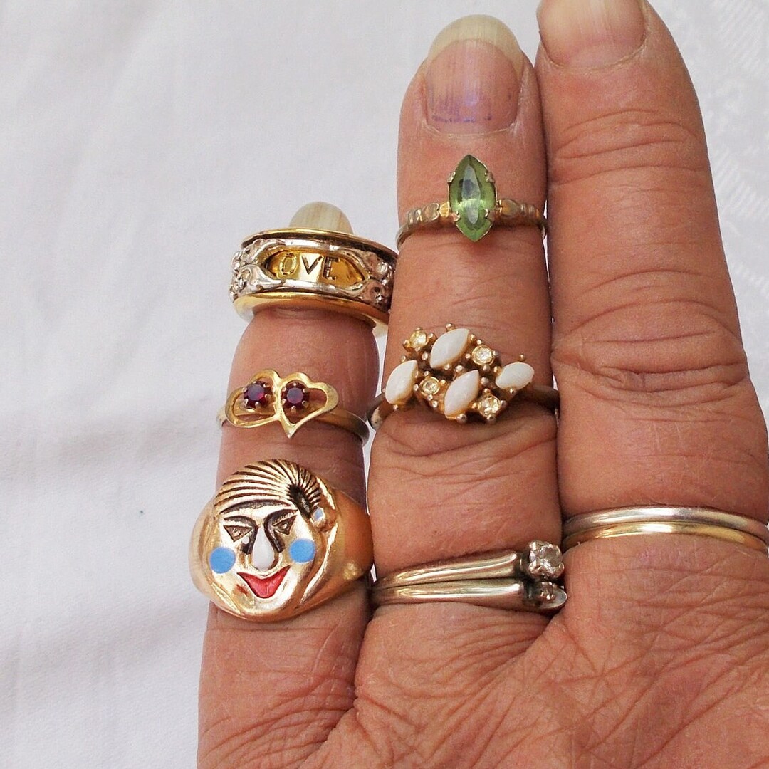 Choice: FUN FASHION RINGS Spinner Adjustable Faux Opal Jester Red Green ...