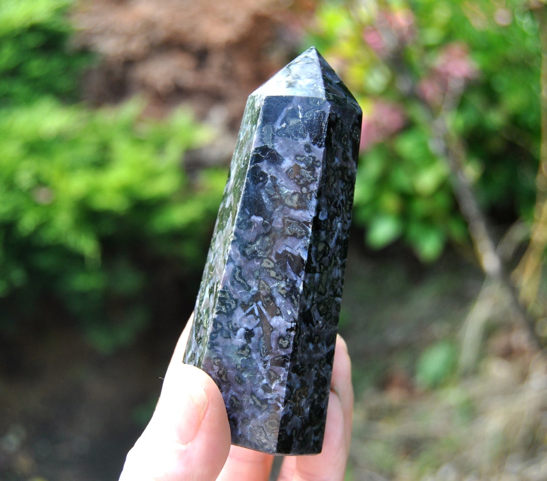 INDIGO GABBRO Tower Point - Mystic Merlinite - 10 Cm - 235 Gram / 8.28 ...