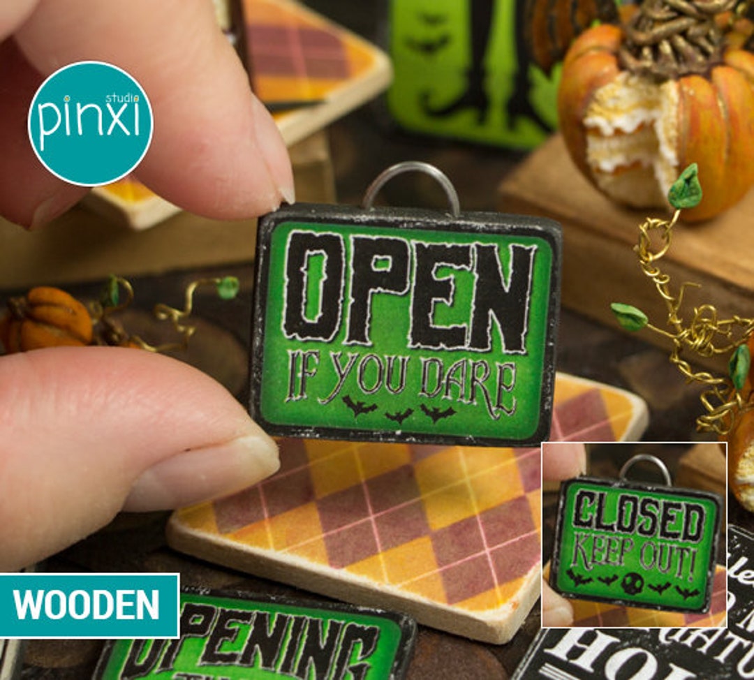 Miniature Reversible Open and Closed Halloween Sign - ADULT COLLECTORS ...