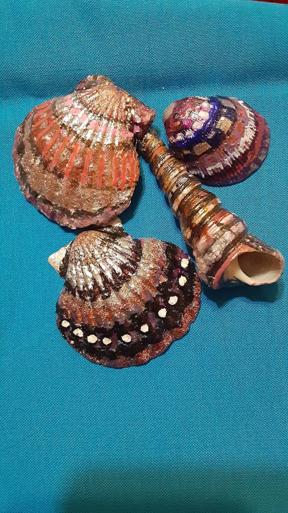 Hand Painted Seashells in Custom Color Theme Lots Hand Painted Shells ...