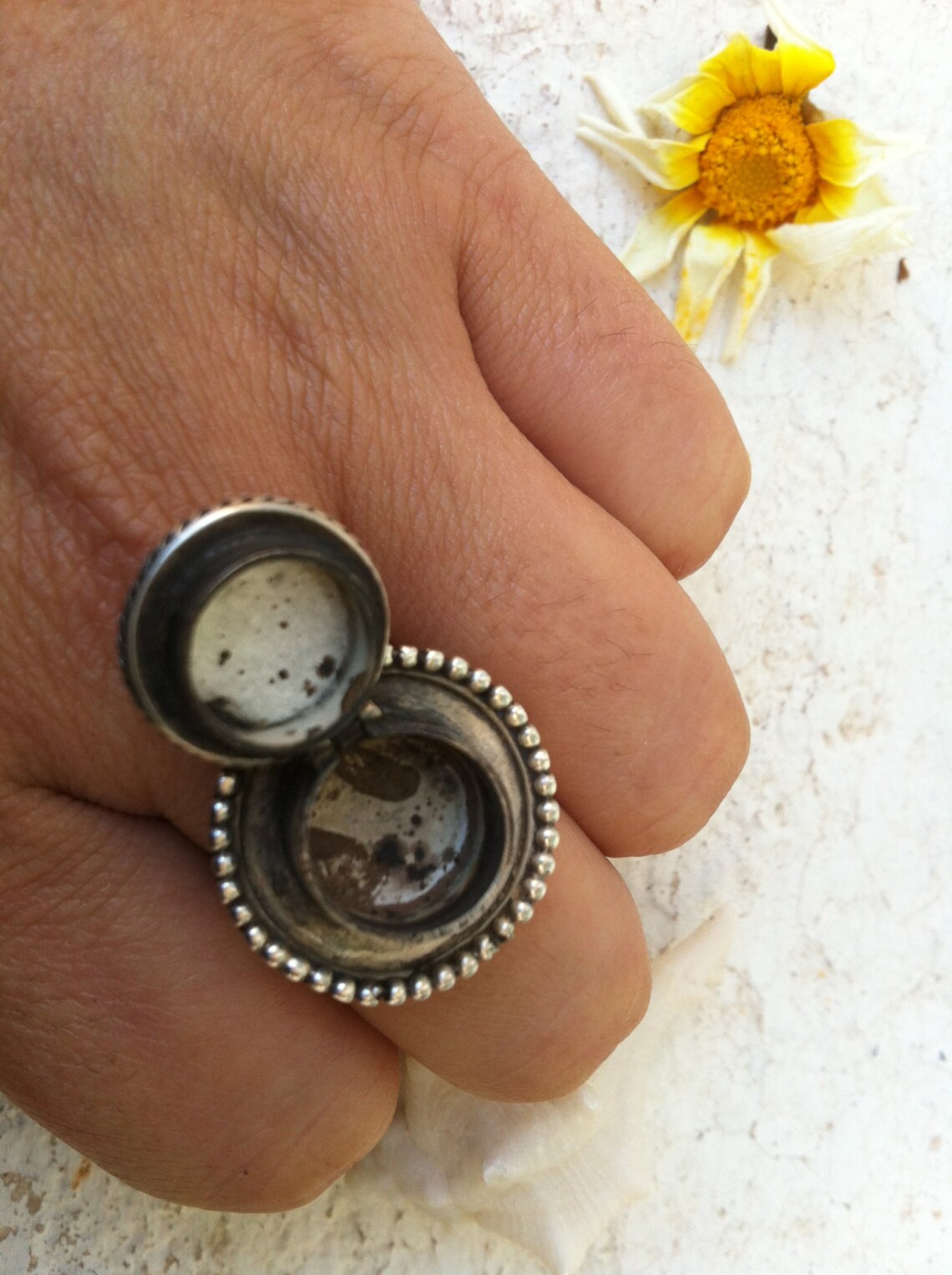 Vintage Poison Ring-vintage Ring-poison Ring-pill Box Ring-locket Ring ...