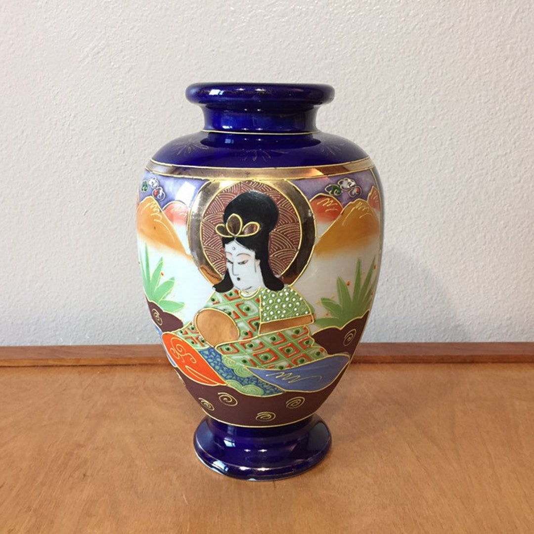 Japanese Moriage Satsuma Vase, Geisha With Noblemen Hand Painted Vase ...