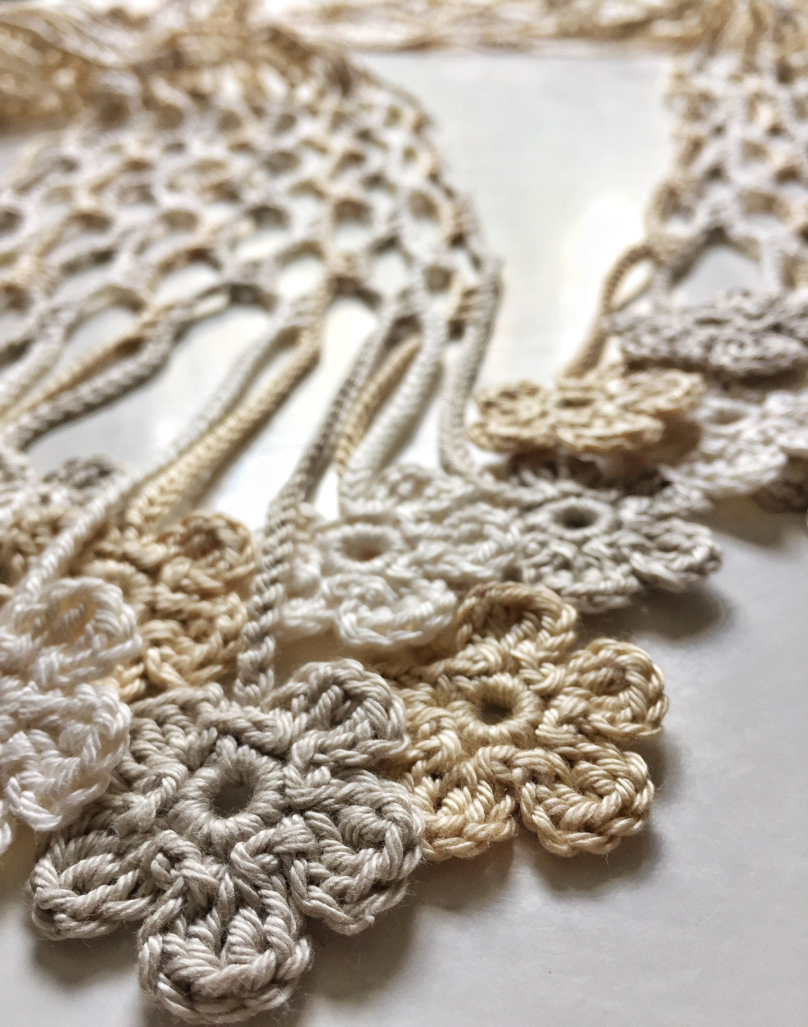 Almond & Cream Flowery Crochet Echarpe - Etsy
