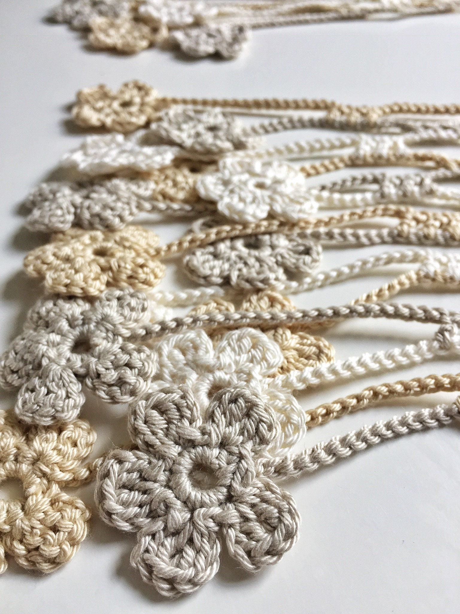 Almond & Cream Flowery Crochet Echarpe - Etsy
