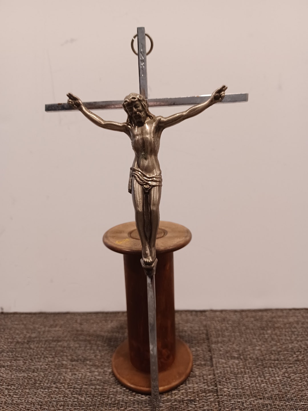 Vintage Metal Crucifix - Etsy