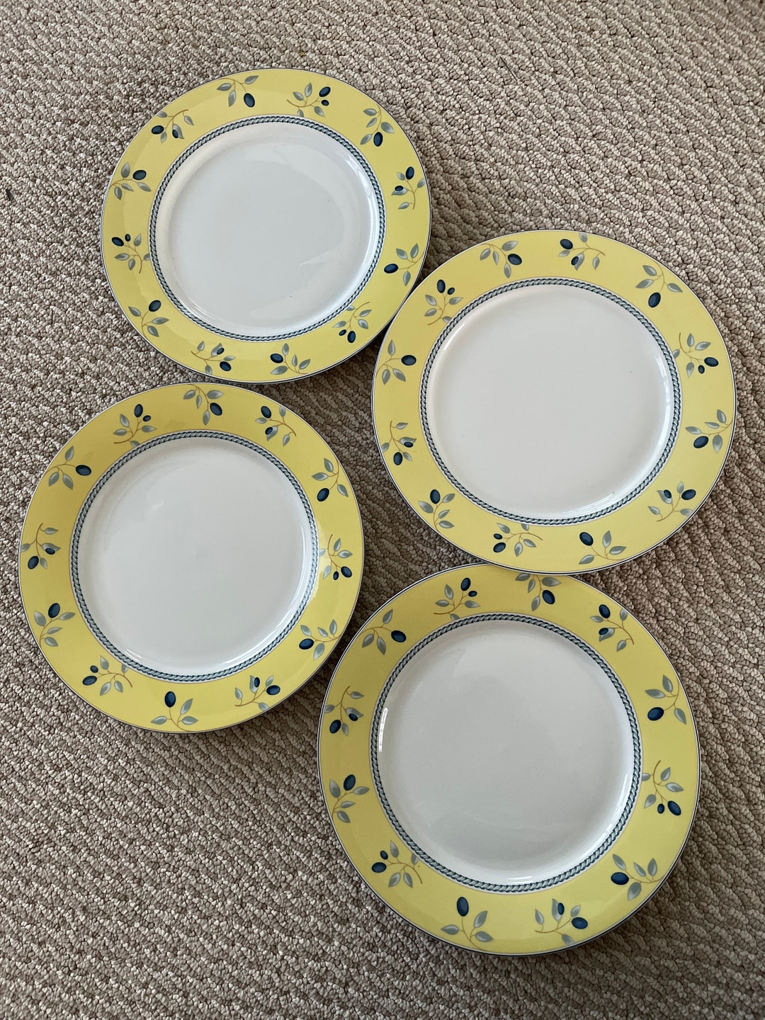 4 Royal Doulton Blueberry Pattern Dinner Plates - Etsy