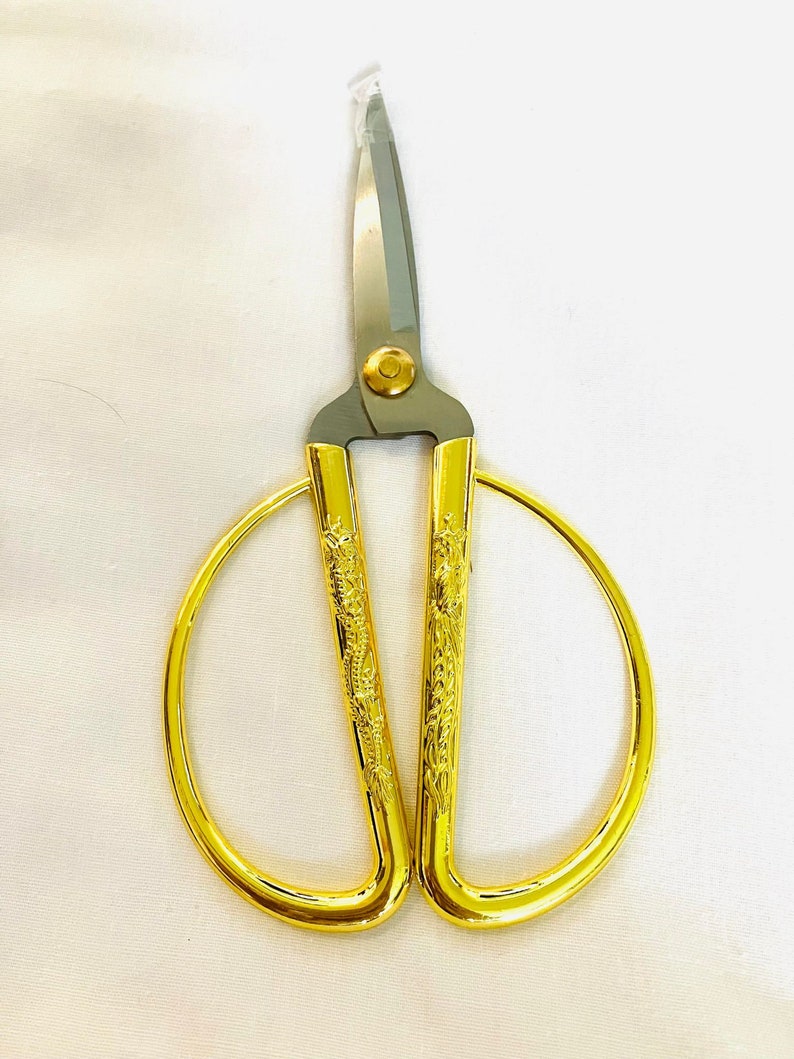 Pretty Vintage Style Embroidery Scissors - Etsy