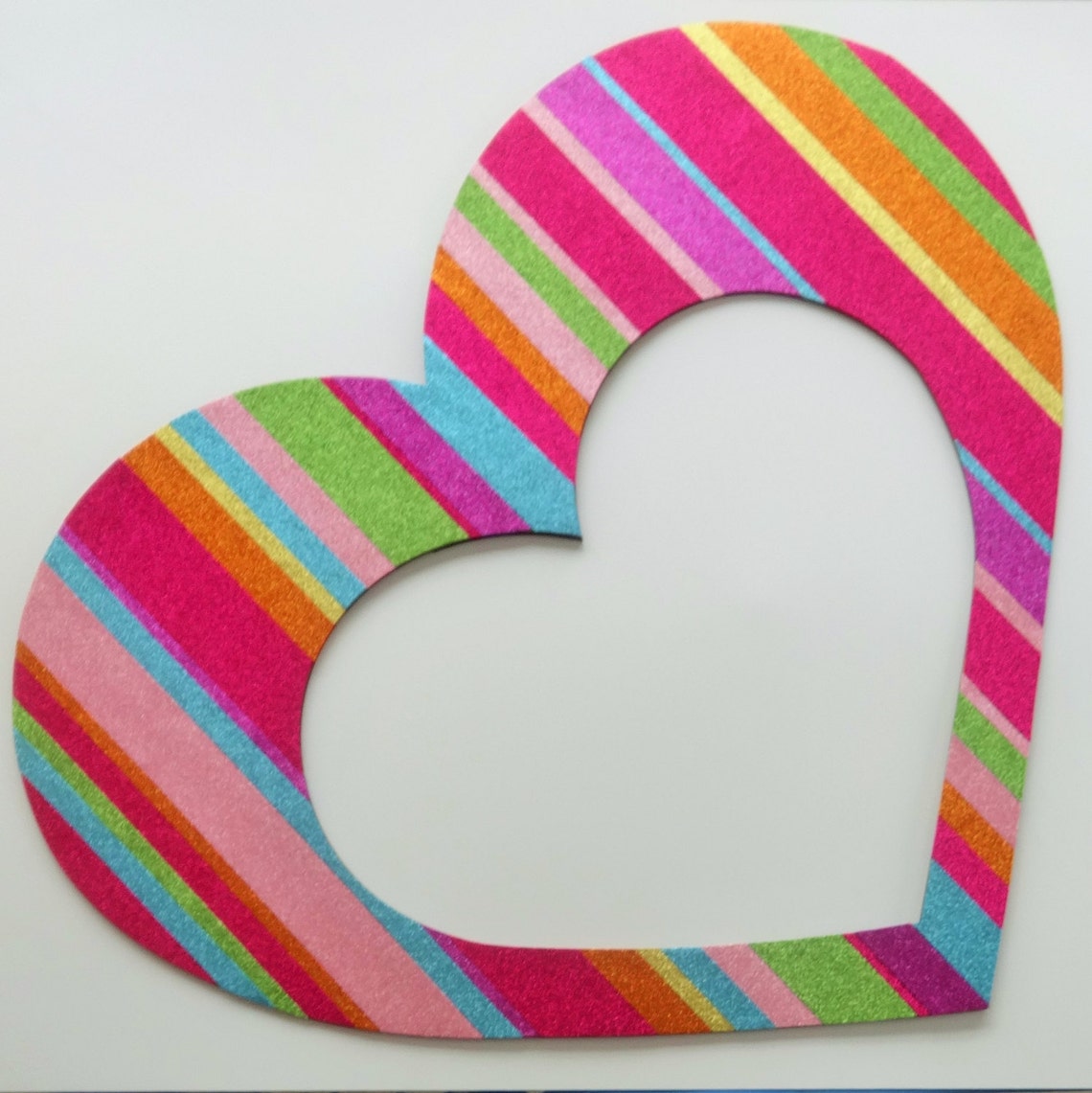 Heart Frame Photo Booth Props Circus Theme Social Media Frame Material ...