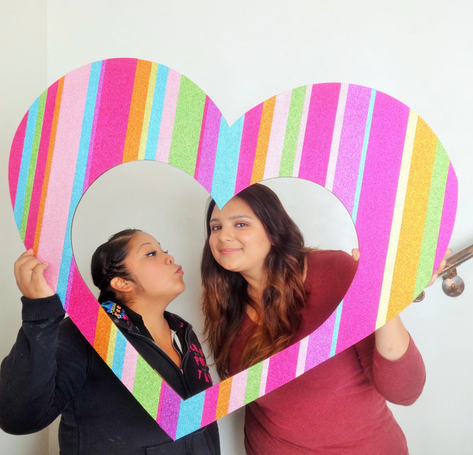 Heart Frame Photo Booth Props Circus Theme Social Media Frame Material ...