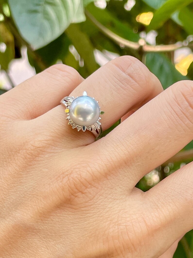 Vintage Collection - Platinum PT900 Light Silver Grey Natural Japanese ...