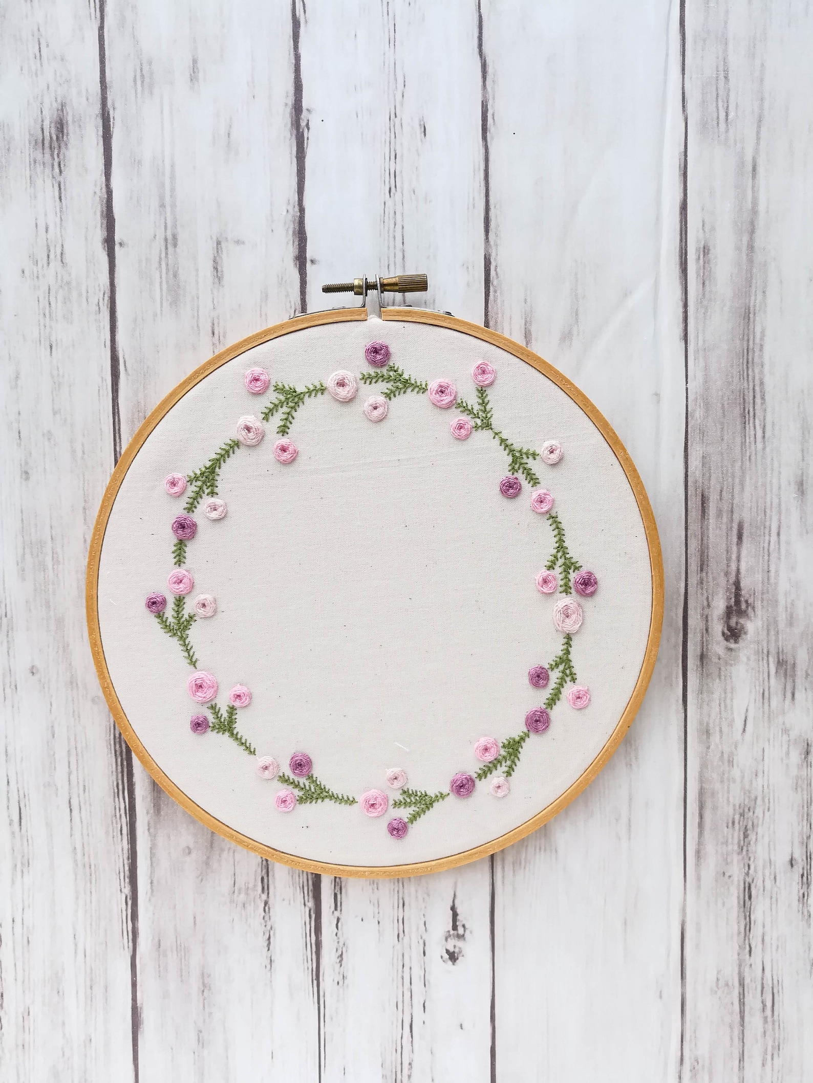 Floral Hand Embroidery Pattern // Rosebud Wreath // DIY Hoop - Etsy