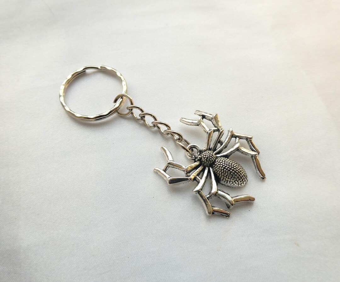 Spider Keychain, Large Creepy Spider Keyring, Insect Keyring, Keyring ...