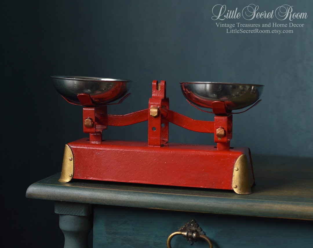 Vintage Small Decorative Weighing Scales, Toy Balance, Red Kids Metal ...