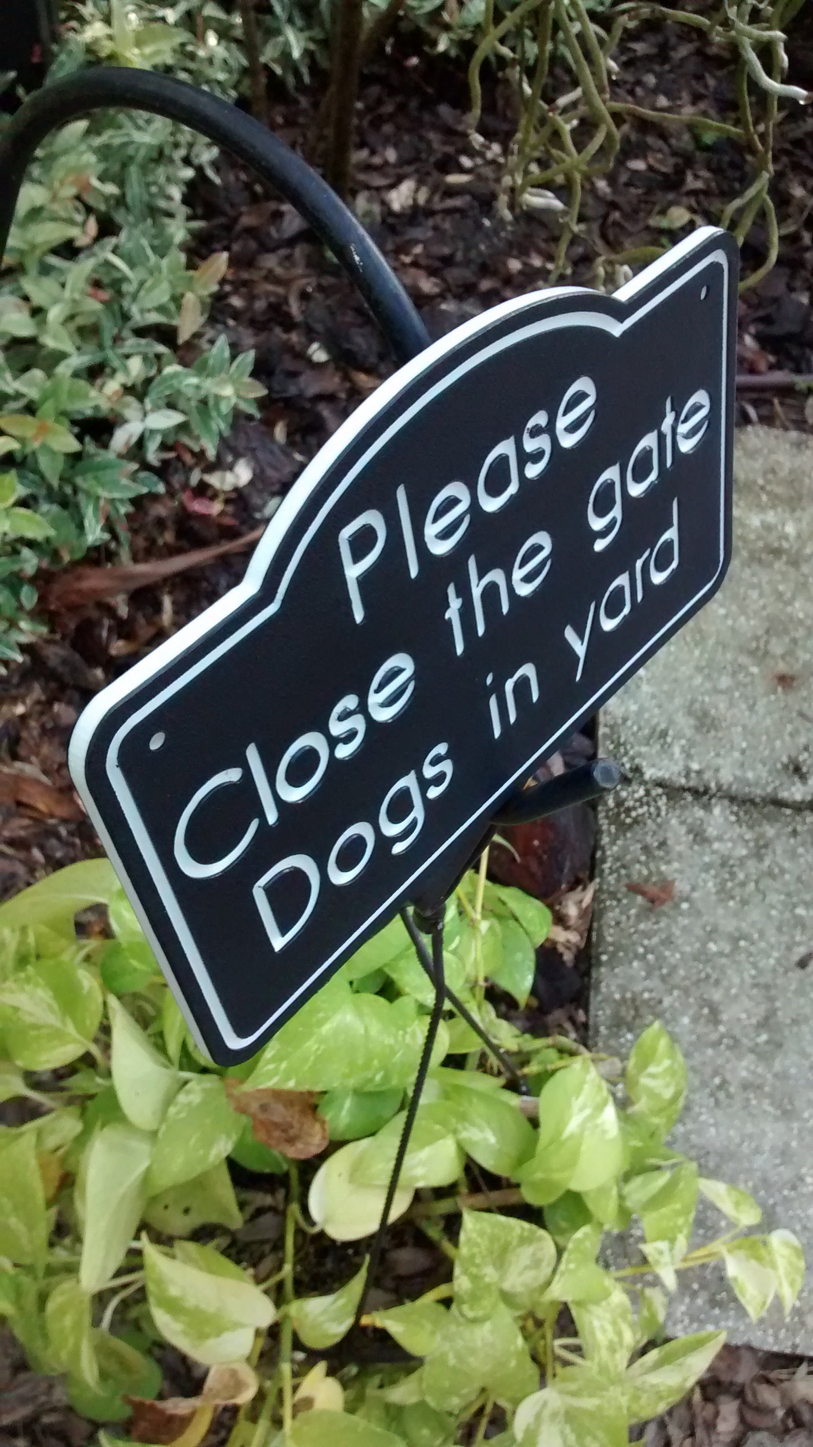 Please Close the Gate Dogs in Yard Gate Closed Sign Dog in - Etsy