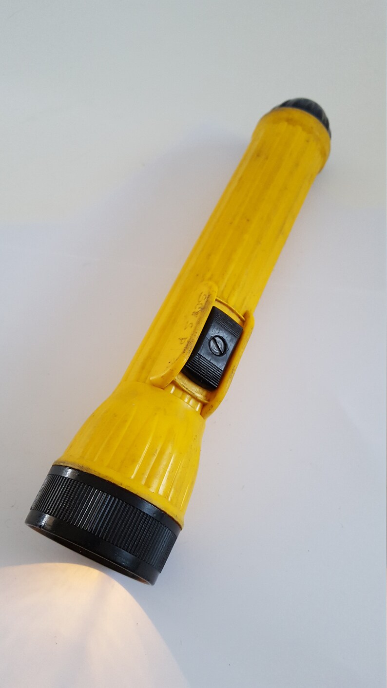 Vintage 1980 Bright Star 3 Cell Flashlight No.3941 Traffic - Etsy