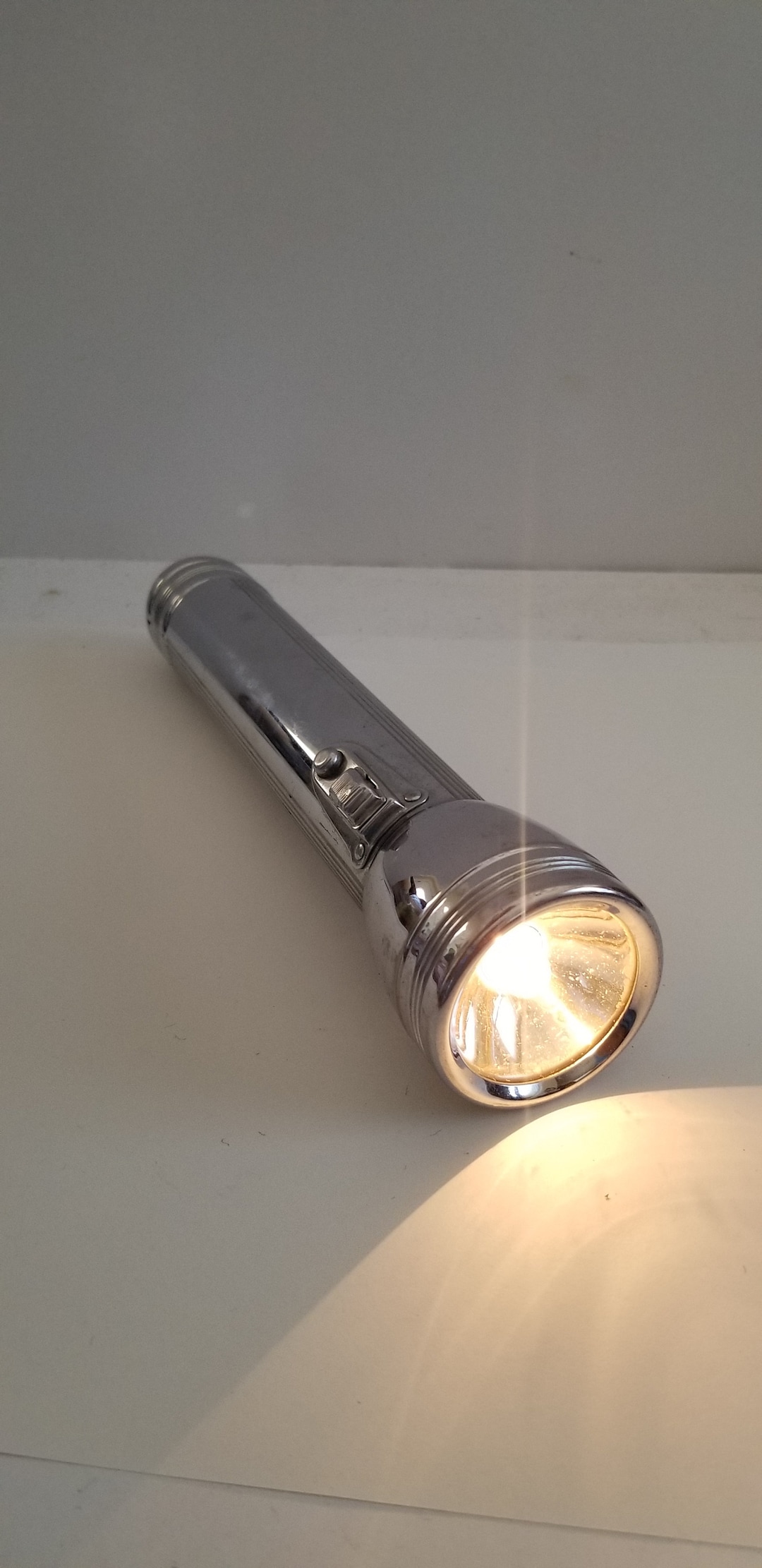 Vintage Circa 1950 Bright Star 3 D Cell Battery Flashlight, Small Head ...