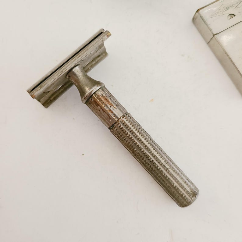 Vintage Circa 1940's to Early 1950's Gillette Double Edge Safety Razor ...