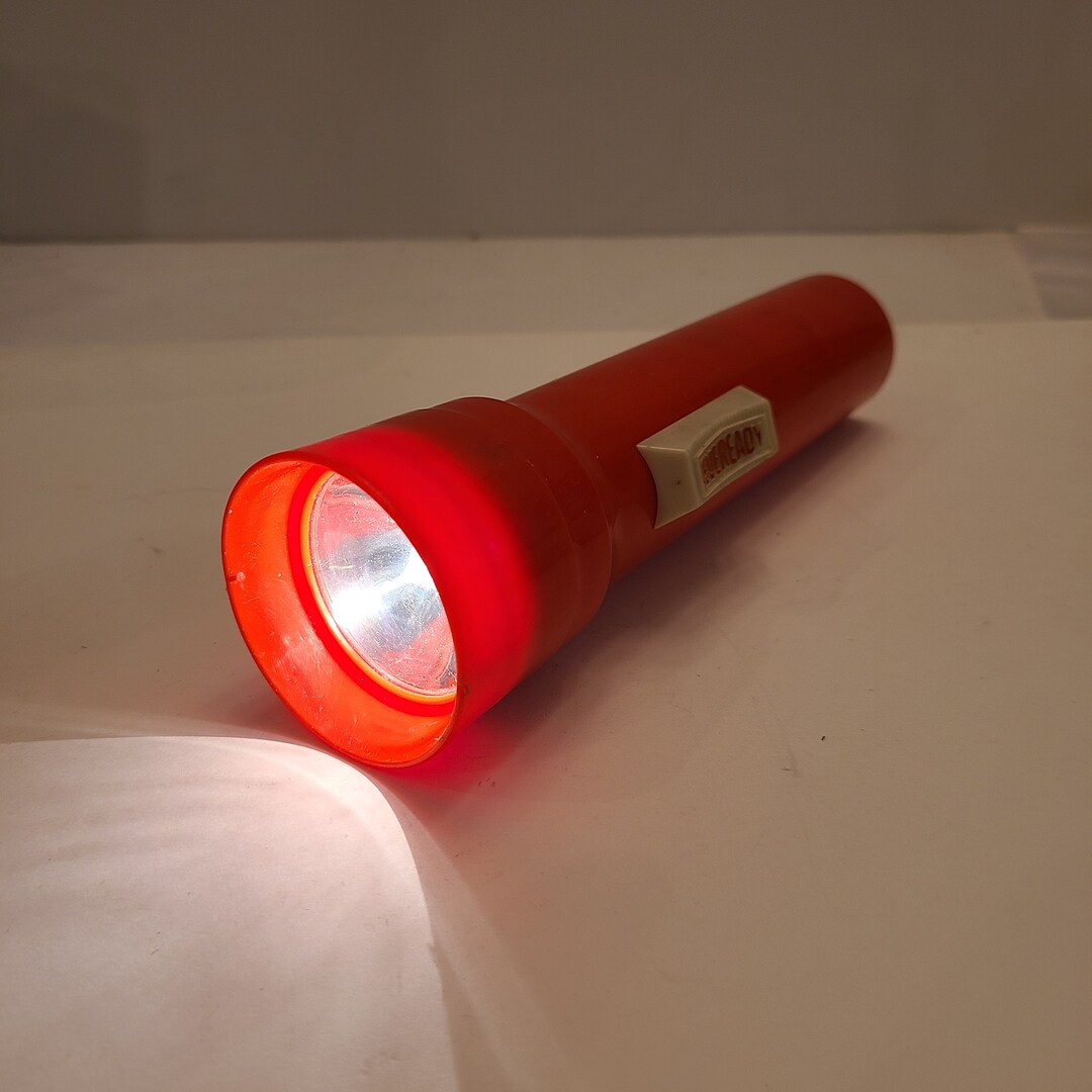 Vintage Circa 1990's Plastic Eveready Working Flashlight, Takes 2 D ...
